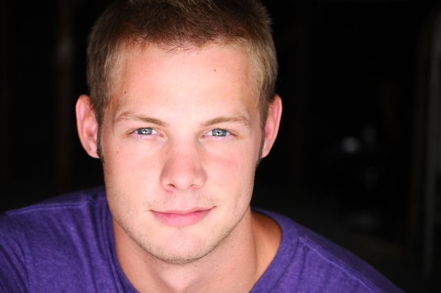 Brandon W Jones 2 Broke Girls Wiki Fandom Powered By Wikia