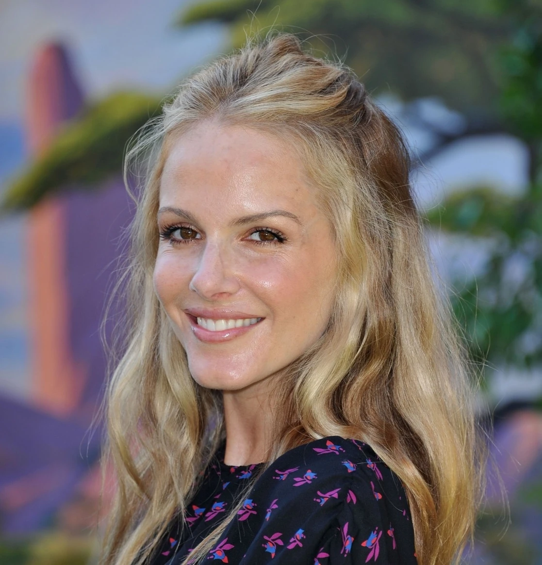 Monet Mazur | Addams Family Wiki | Fandom