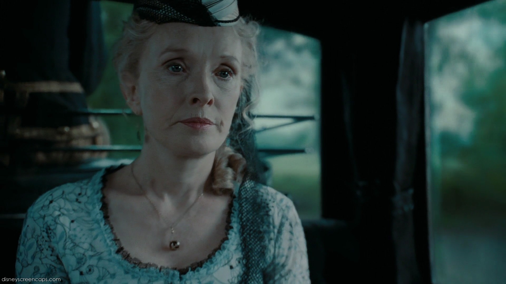 Helen Kingsleigh | Alice in Wonderland Wiki | Fandom Helen Kingsleigh | Alice in Wonderland Wiki | Fandom