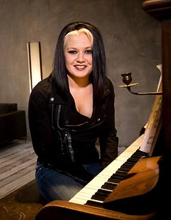 Amanda Overmyer | American Idol Wiki | FANDOM powered by Wikia