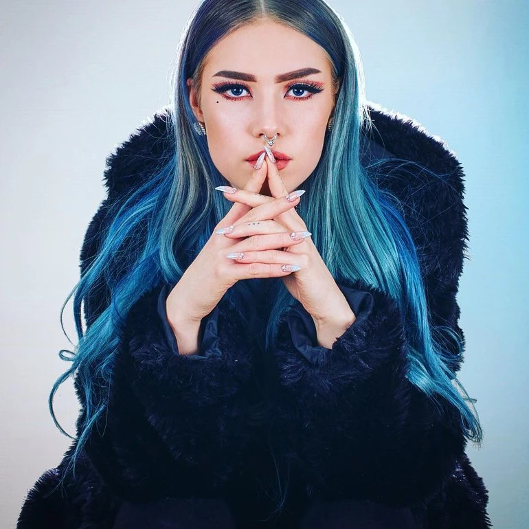 Ängie (Album Photoshoot) – femmusicgeek