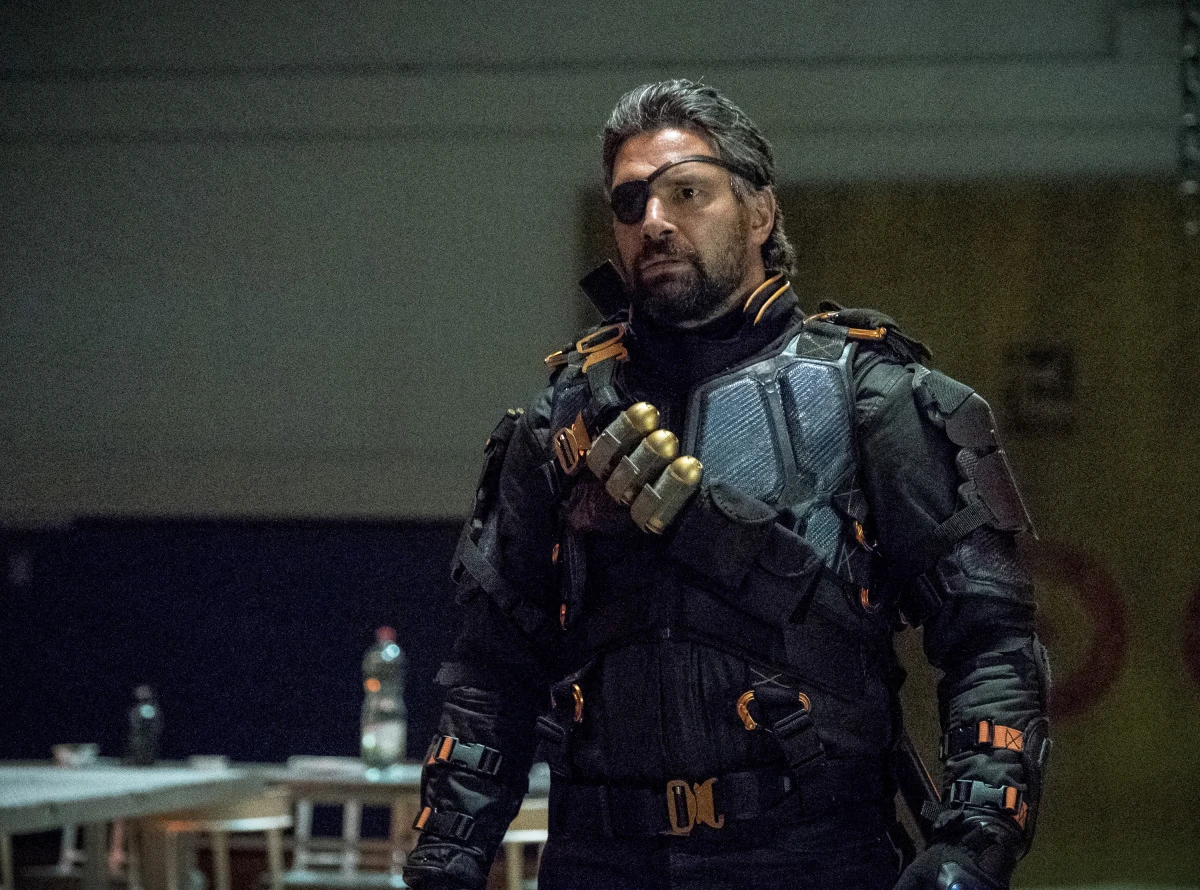 Slade Wilson | Wiki ARROW France | FANDOM powered by Wikia