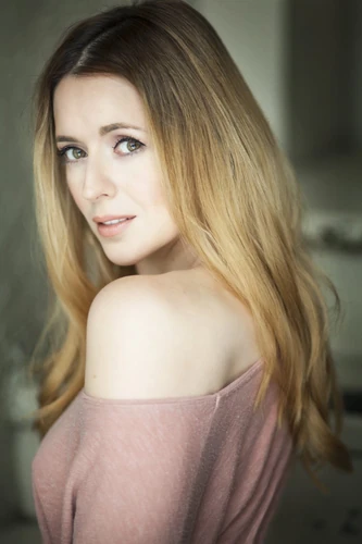 Rebecca Roberts | Arrowverse Wiki | Fandom