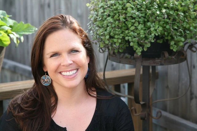 Kim Flowers Biography