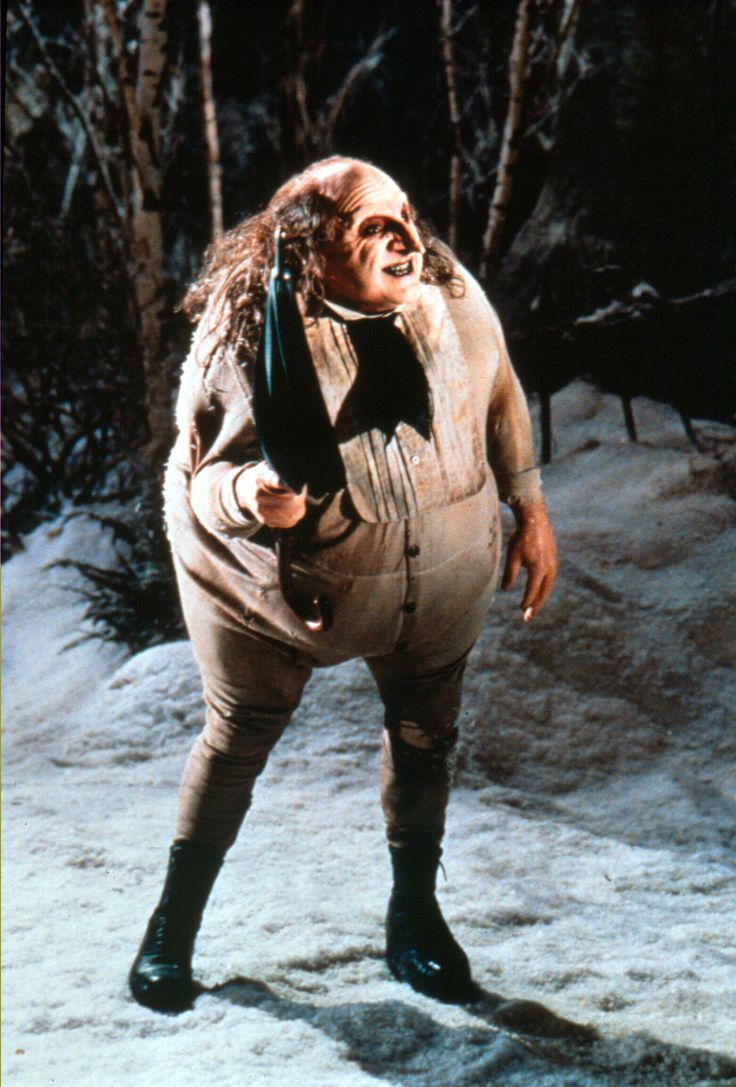 Image Batman Returns The Penguin 4 Batman Wiki Fandom