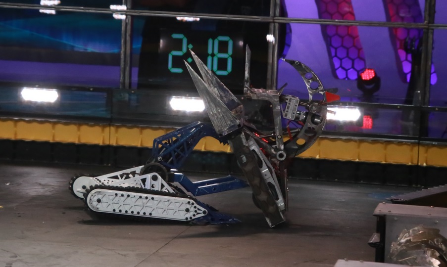 Image Biteforcevsoverhaul Bb2015 Battlebots Wiki Fandom