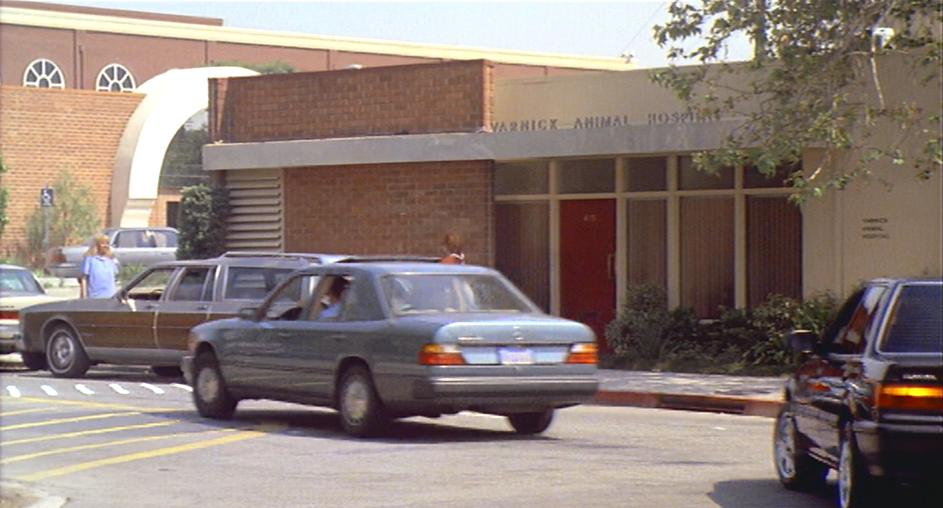 Varnick Animal Hospital | Beethoven the Dog Wiki | Fandom