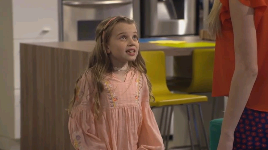 Willow | Bizaardvark Wiki | Fandom