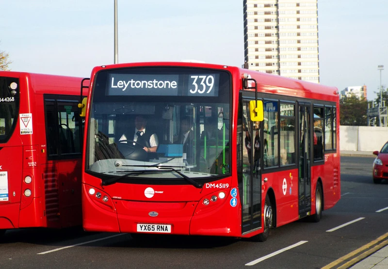 London Buses route 339 | Bus Routes in London Wiki | FANDOM powered by ...