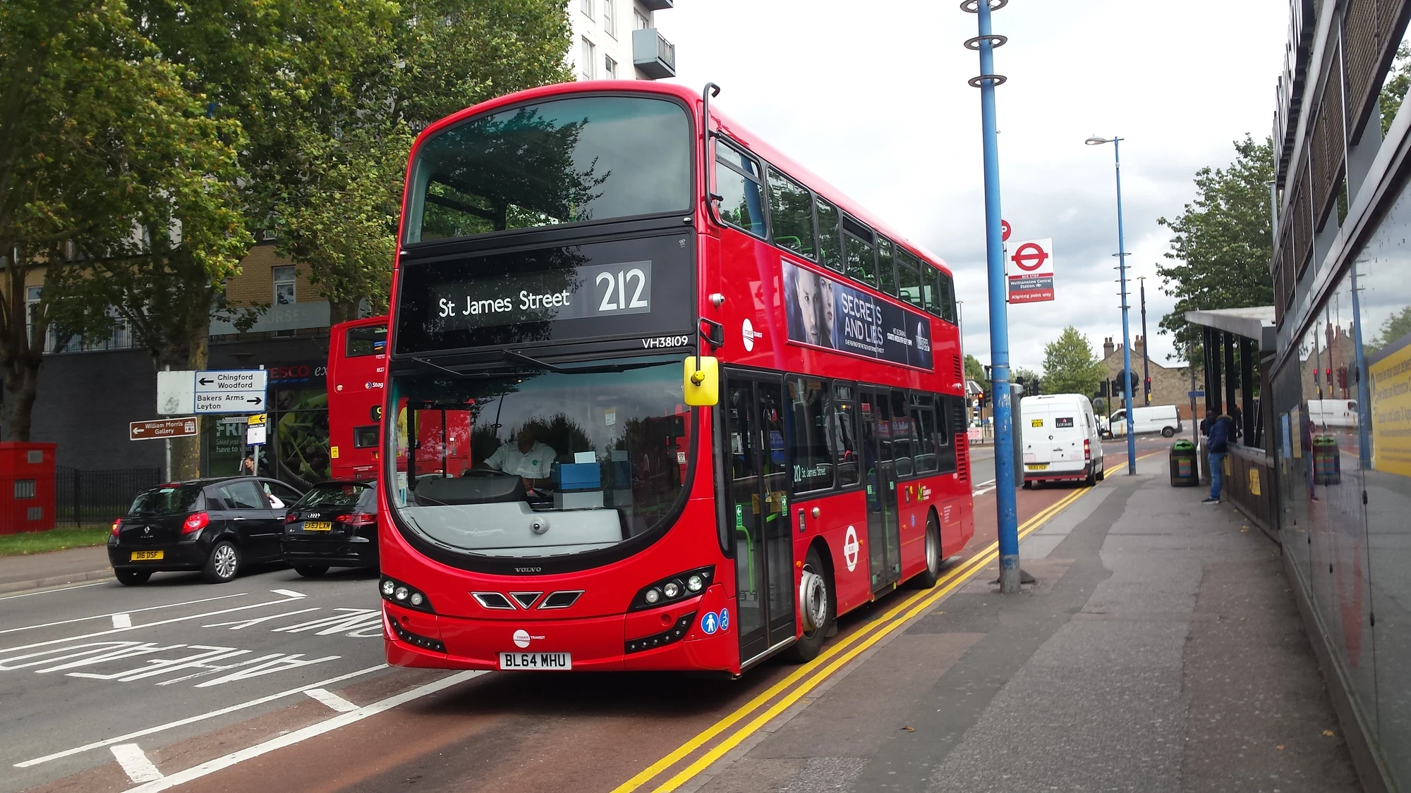 London Buses route 212 | Bus Routes in London Wiki | FANDOM powered by ...