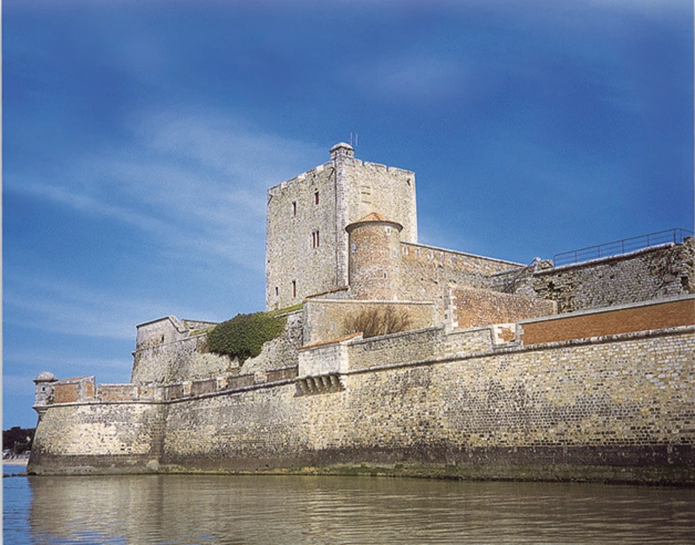 Cross Castle | Country Wiki | Fandom