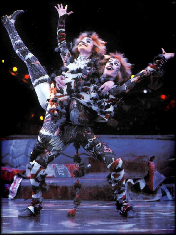 Category:Jennyanydots actor | 'Cats' Musical Wiki | FANDOM powered by Wikia