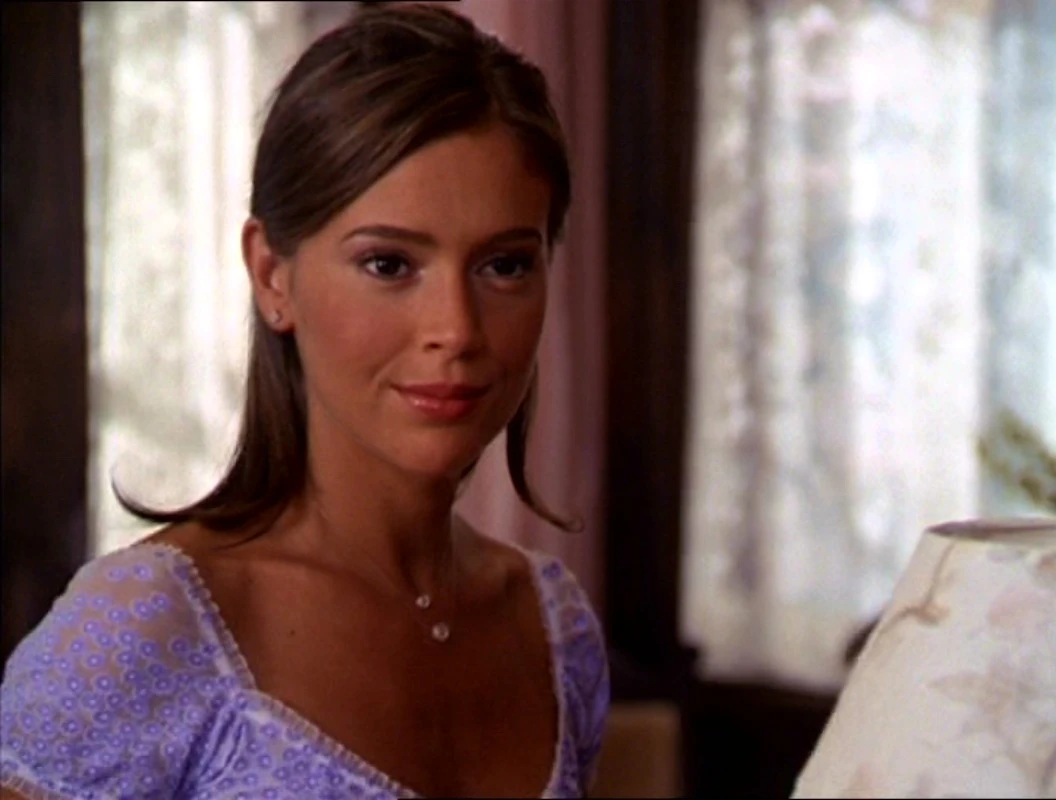 Image - 2x02-Phoebe.jpg | Charmed | FANDOM powered by Wikia