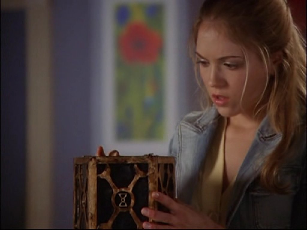 Little Box of Horrors/Plot | Charmed | FANDOM powered by Wikia Little Box of Horrors/Plot | Charmed | FANDOM powered by Wikia