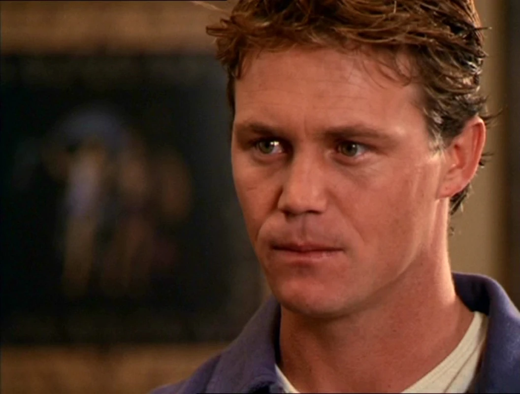 Image - 2x04-Leo.jpg | Charmed | FANDOM powered by Wikia