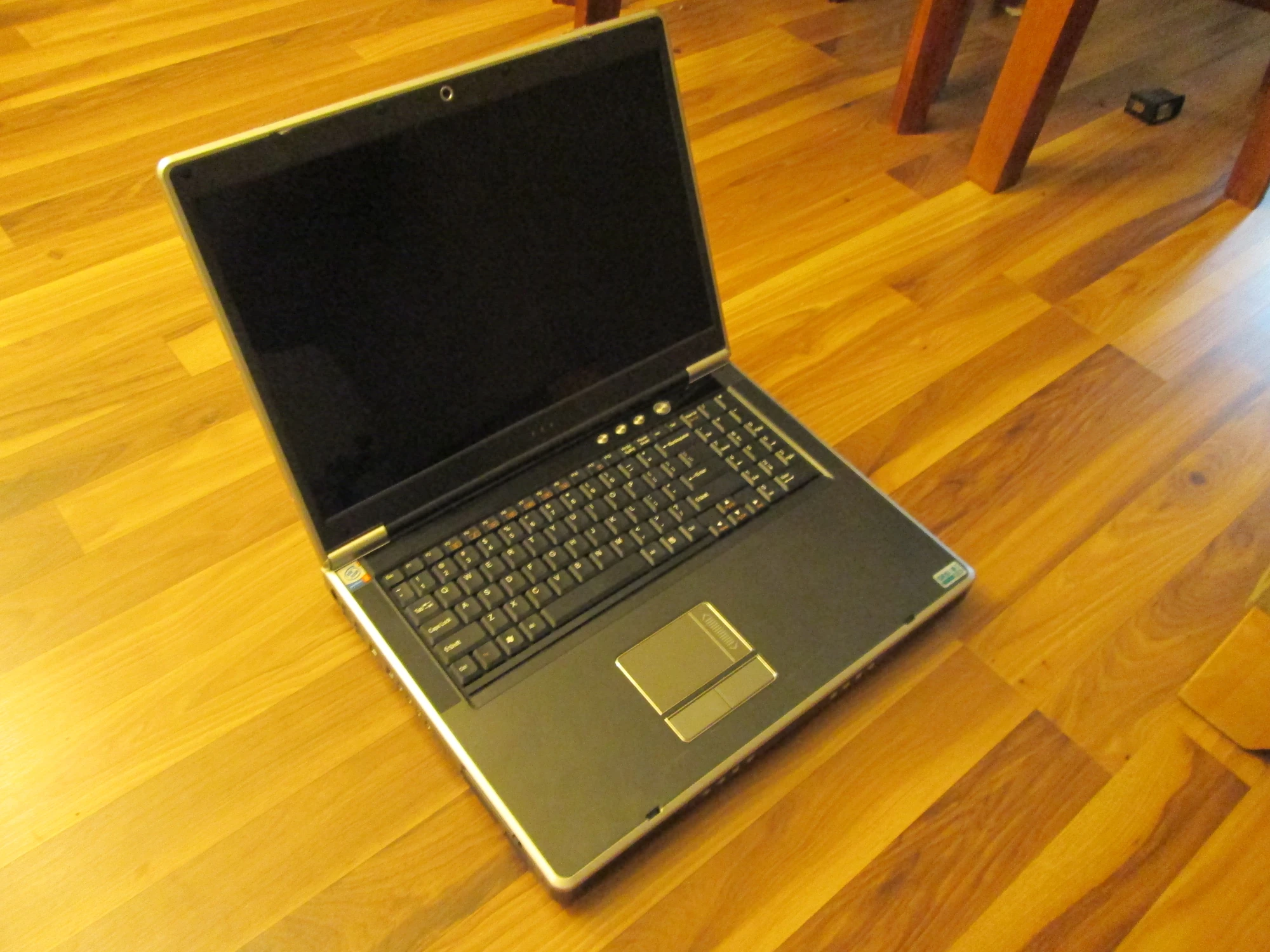 D900T | Clevo/Eurocom Wiki | Fandom