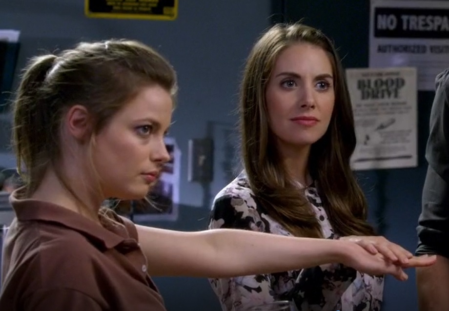 Image S06e01 Annie And Britta Secret Oath Community Wiki