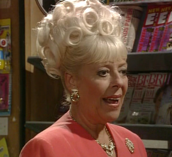 Bet Lynch | Coronation Street Past And Present Wiki | Fandom