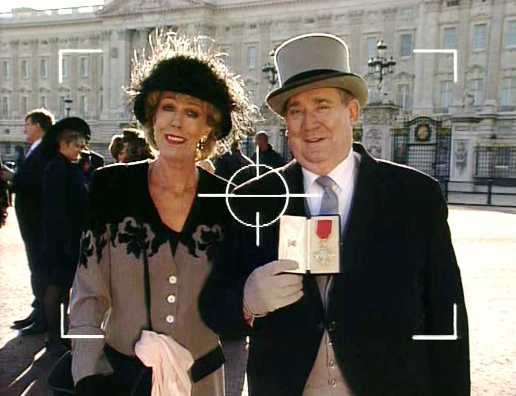 Alf Roberts | Coronation Street Wiki | FANDOM powered by Wikia