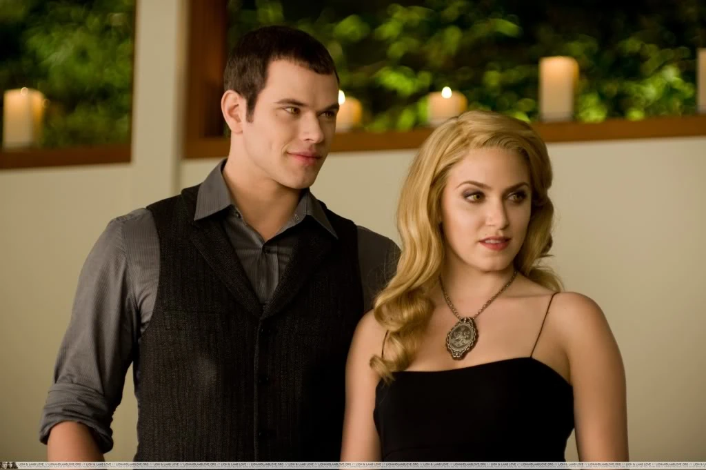 Emmet Cullen y Rosalie Hale | Crepúsculo Wiki | FANDOM powered by Wikia