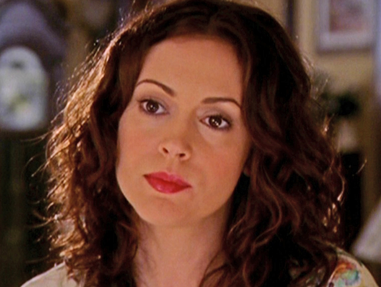 Phoebe Halliwell Earth 10 Destined Wiki Fandom