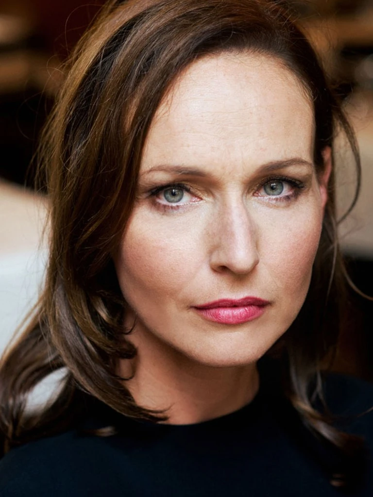 Beate Maes | Deutschland 83 Wikia | Fandom