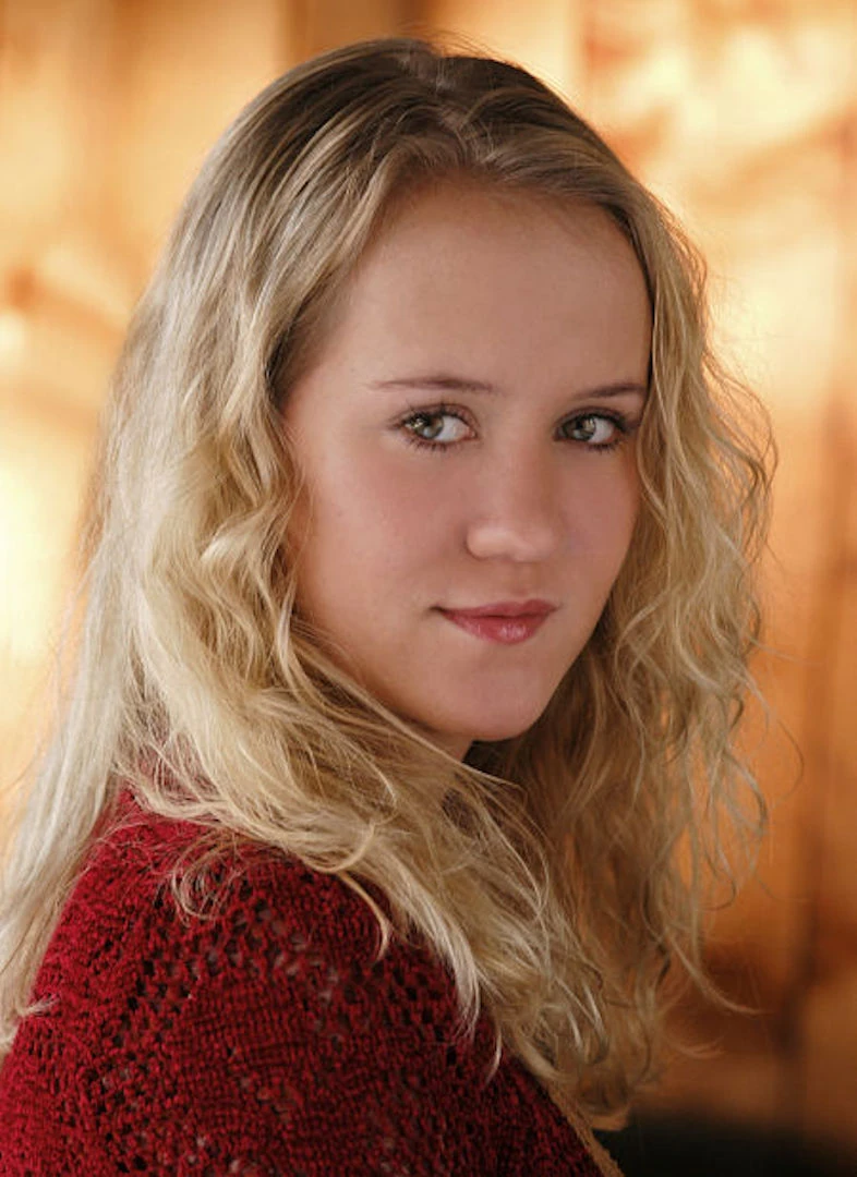 Aria Curzon | Disney Wiki | Fandom