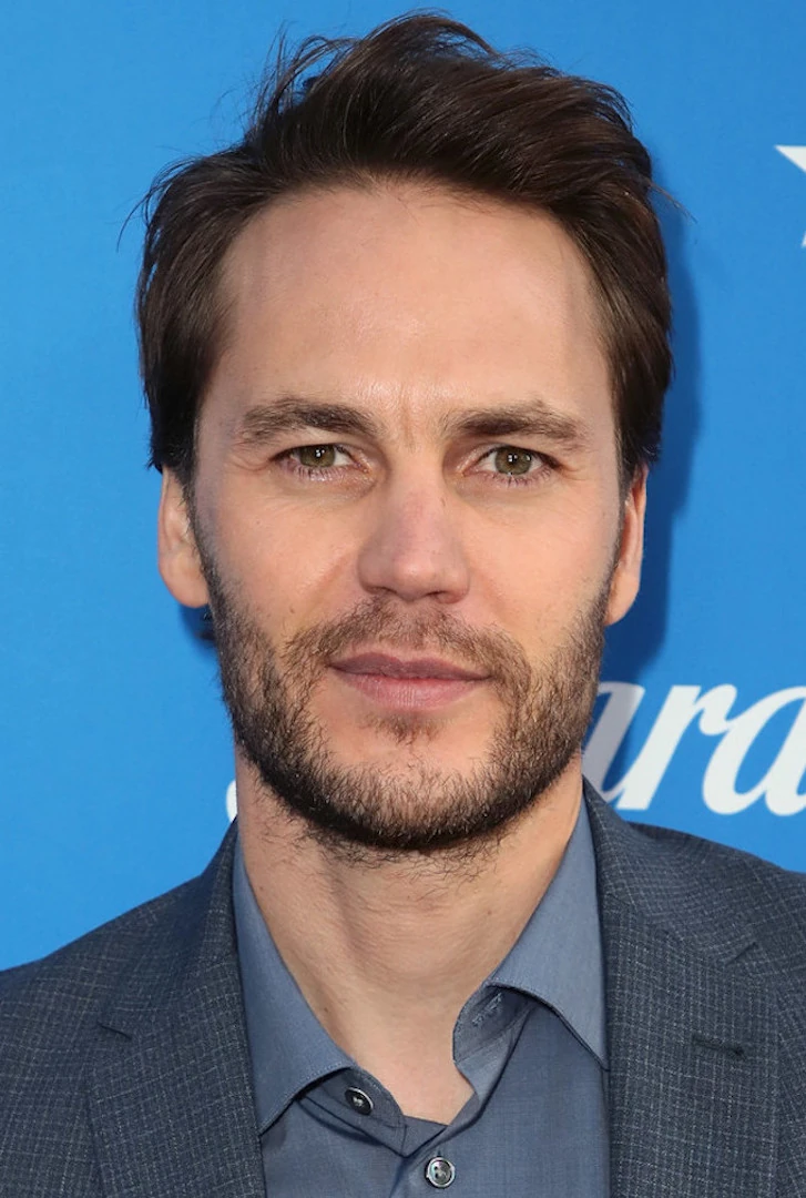 Taylor Kitsch Abs