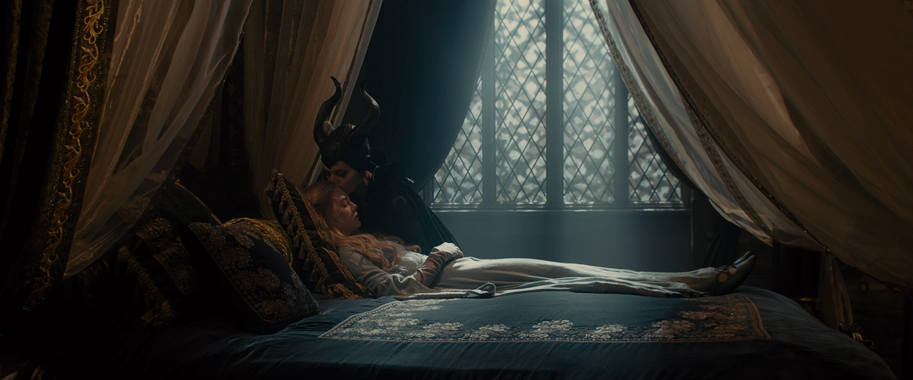 Image - Maleficent-kisses-Aurora.png | Disney Wiki | FANDOM powered by ...