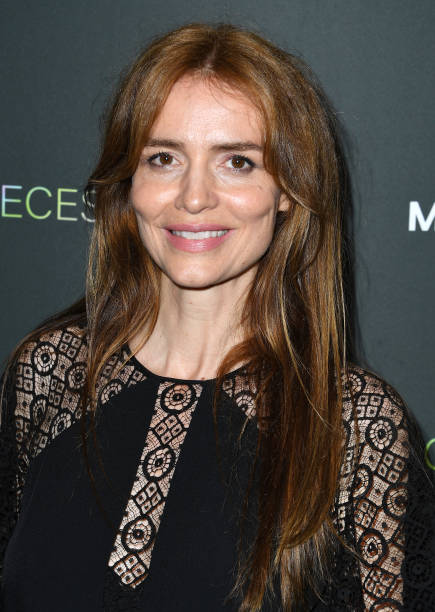 Saffron Burrows Doblaje Wiki Fandom