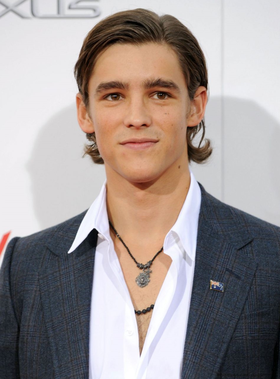 Brenton Thwaites Doblaje Wiki Fandom Powered By Wikia
