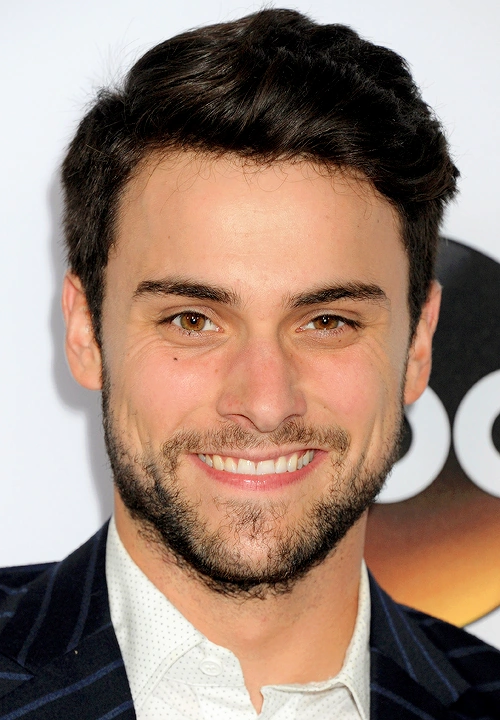 Jack Falahee | Doblaje Wiki | Fandom