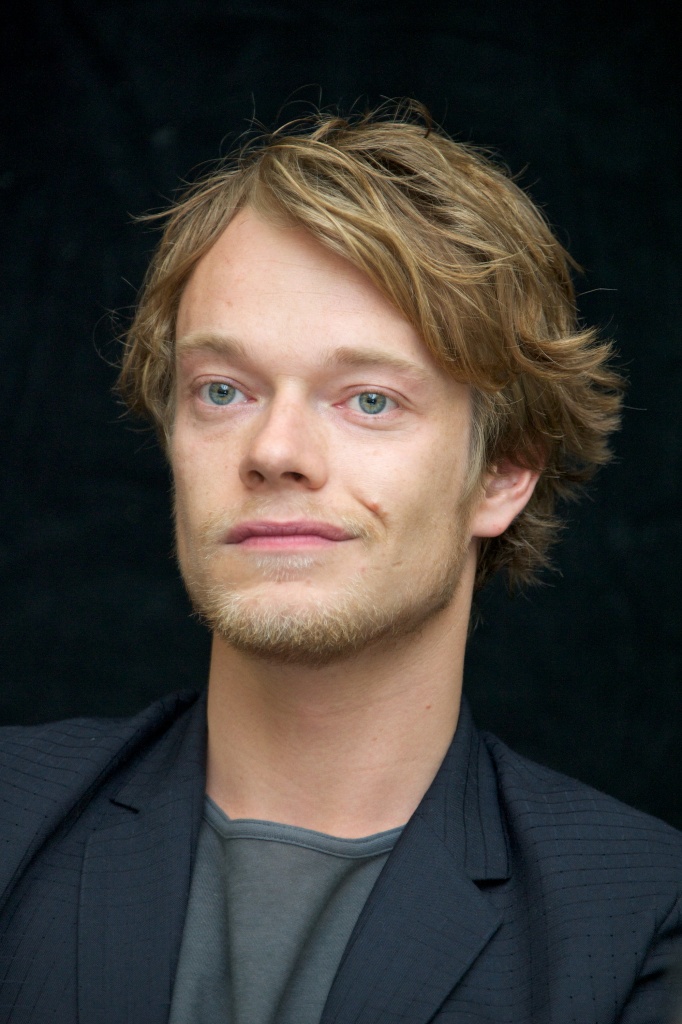 Alfie Allen Doblaje Wiki Fandom Powered By Wikia