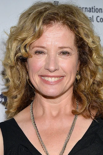 Nancy Travis | Doblaje Wiki | Fandom