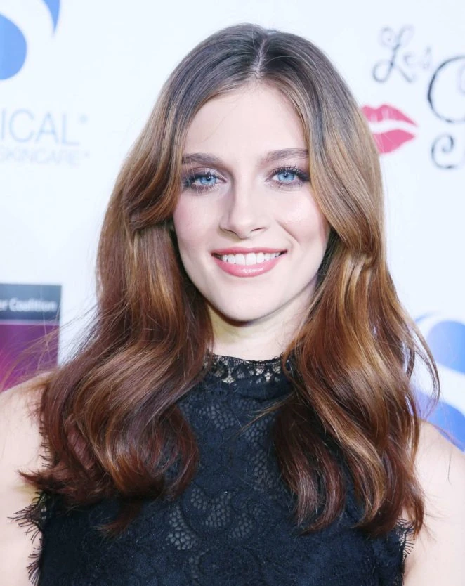 Aubrey Peeples | Doblaje Wiki | Fandom