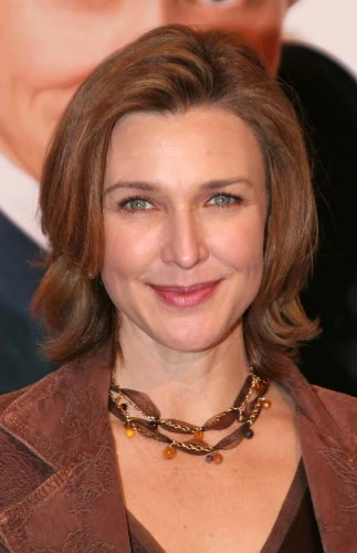 Brenda Strong | Doblaje Wiki | FANDOM powered by Wikia