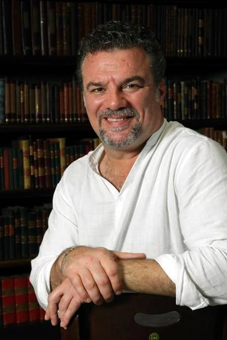 Adriano Garib | Doblaje Wiki | Fandom