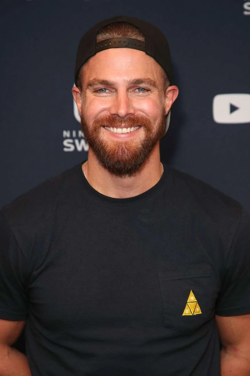 Stephen Amell | Doblaje Wiki | Fandom