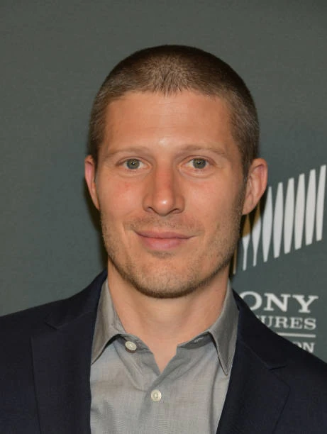 Zach Gilford | Doblaje Wiki | Fandom