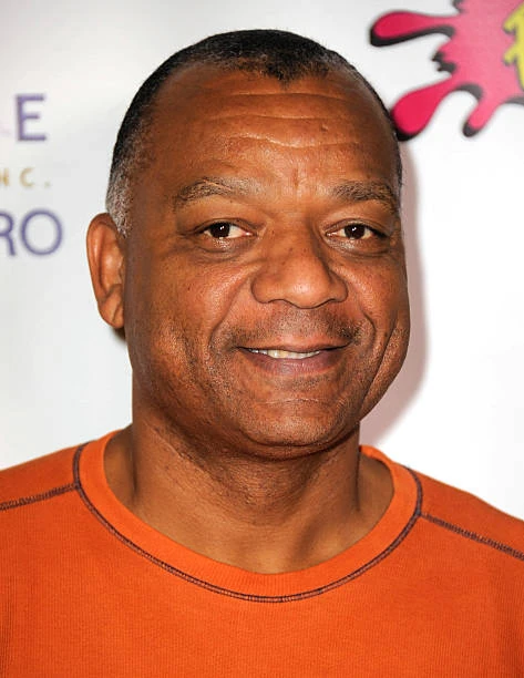 Nigel Gibbs | Doblaje Wiki | Fandom