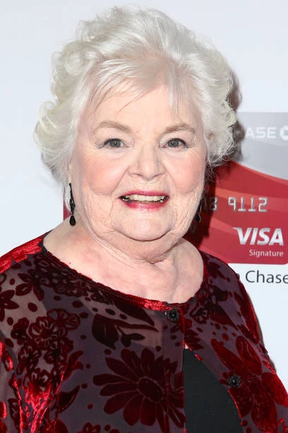 June Squibb | Doblaje Wiki | Fandom