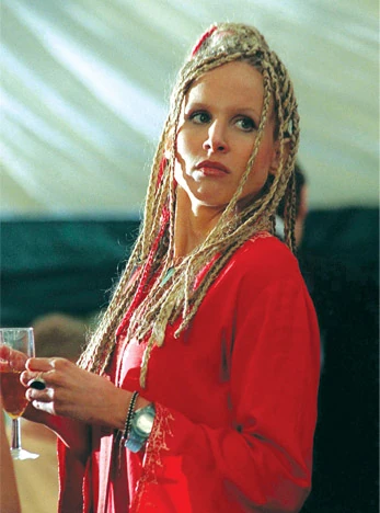 Elaine Denham | Doc Martin Wiki | Fandom