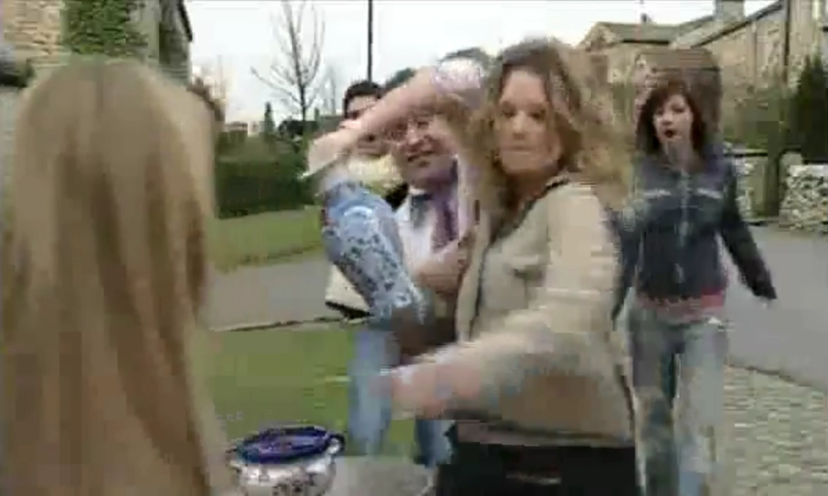 Episode 4313 (19th March 2006) | Emmerdale Wiki | FANDOM powered by Wikia