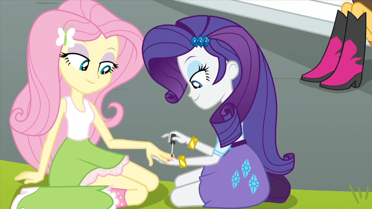Image - Wide shot of Rarity painting Fluttershy's fingernails EG2.png ...