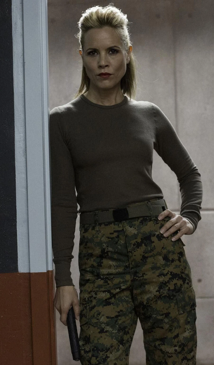 Sergeant Reznik (The 5th Wave) | The Female Villains Wiki | Fandom