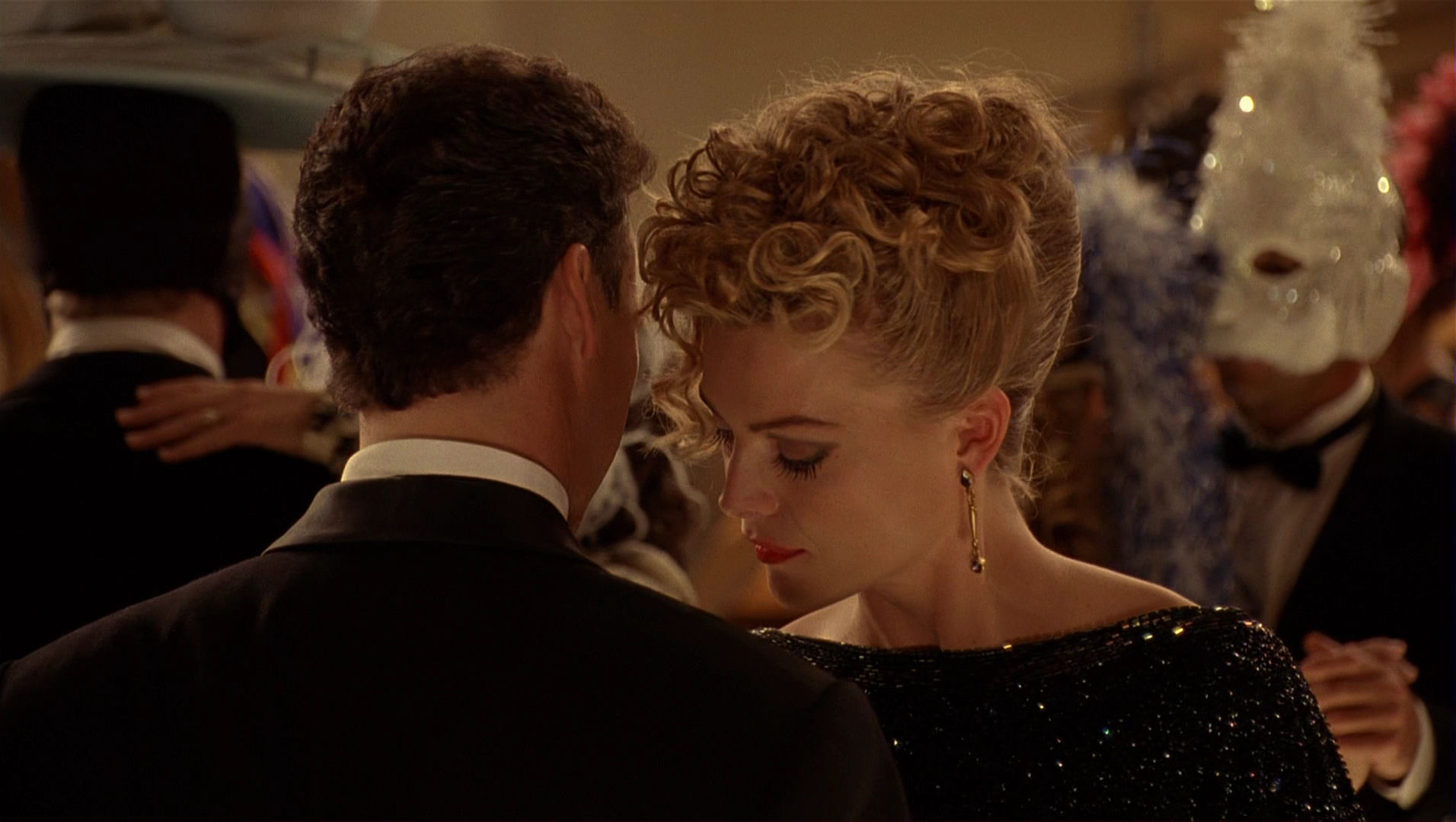 Image Selina Kyle Catwoman Played By Michelle Pfeiffer Batman