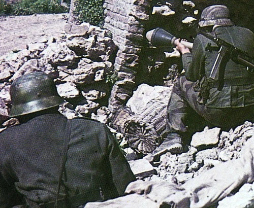 Panzerfaust 100 | Forgotten Hope Secret Weapon Wiki | Fandom