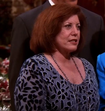 Aunt Lisa | Friends Central | FANDOM powered by Wikia