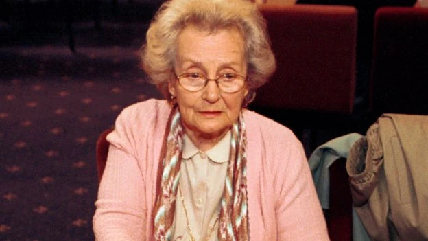 Doris O'Neill | Gavin & Stacey Wiki | Fandom