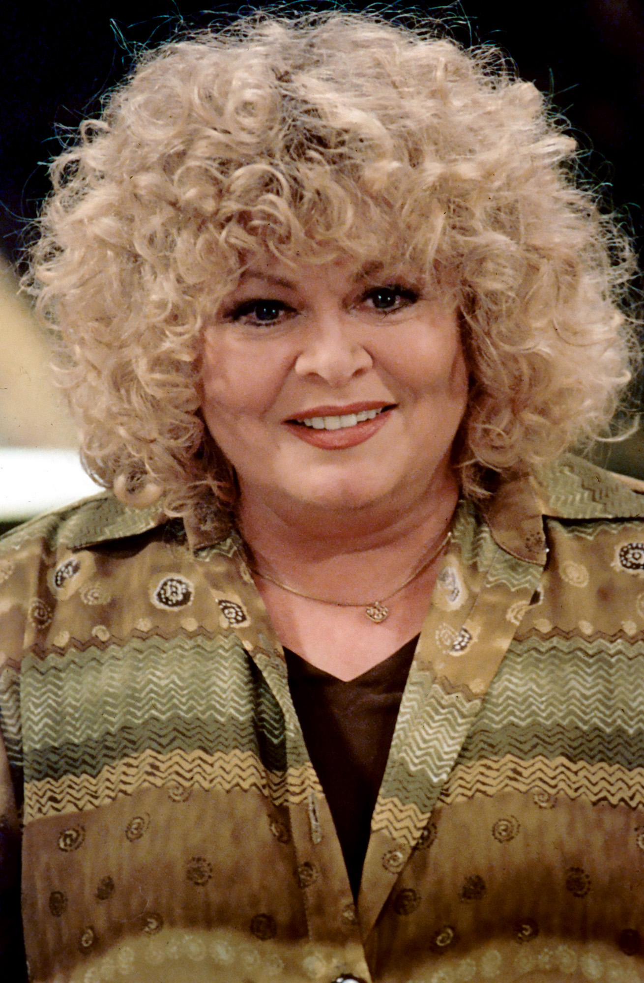 Babette Dell | Gilmore Girls Wiki | FANDOM powered by Wikia